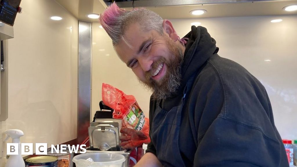 Queues at TikTok sensation Spudman's tater trailer - BBC News