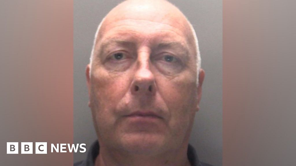 Liverpool man who stole £117k from parents jailed - BBC News