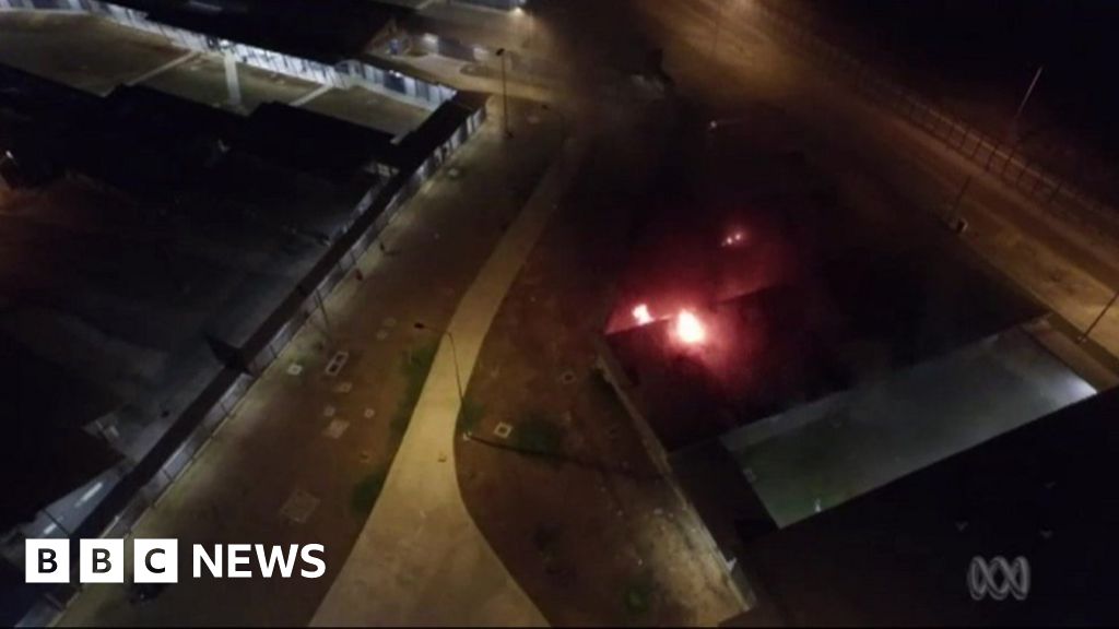 Footage shows aftermath of Christmas Island riots - BBC News