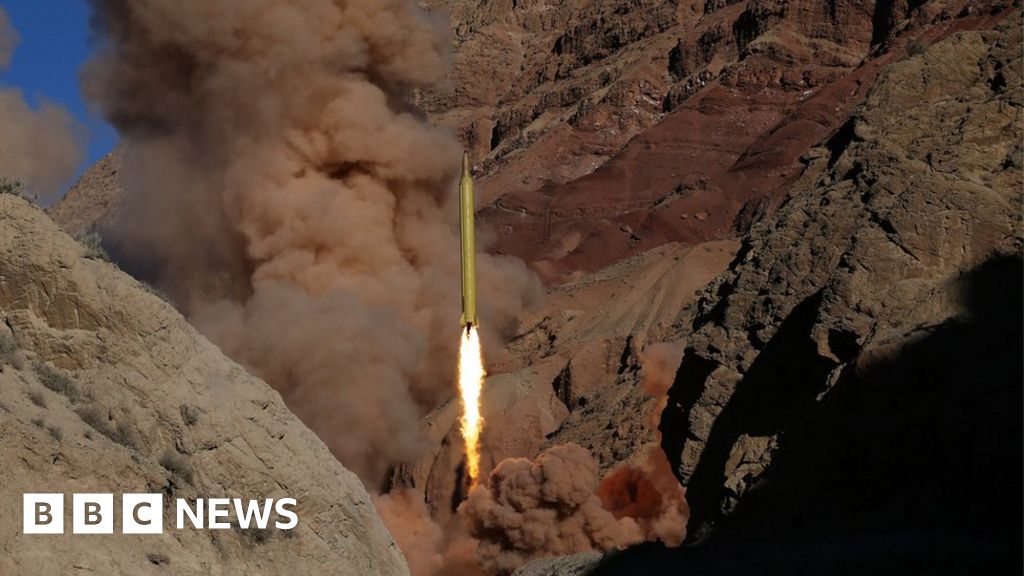 Iran 'launches two new ballistic missiles' - BBC News