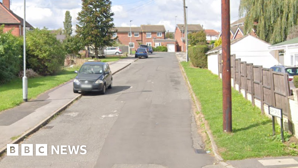 Rotherham: Neighbours injured as tried to stop robbery - BBC News