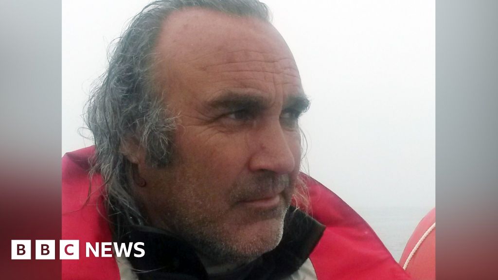 Search around Isle of Rum for man missing in dinghy - BBC News