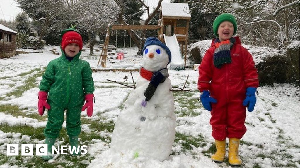 Weather: Heavy snow warning as Arctic blast moves north