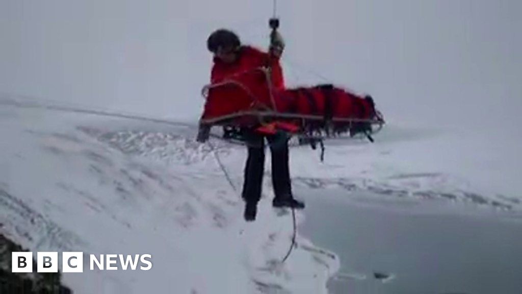 Climber survives 500ft Helvellyn fall - BBC News