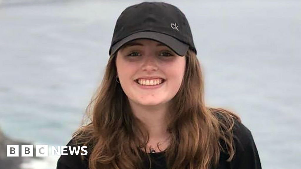 Grace Millane: Solo backpacking didn't kill her, say bloggers