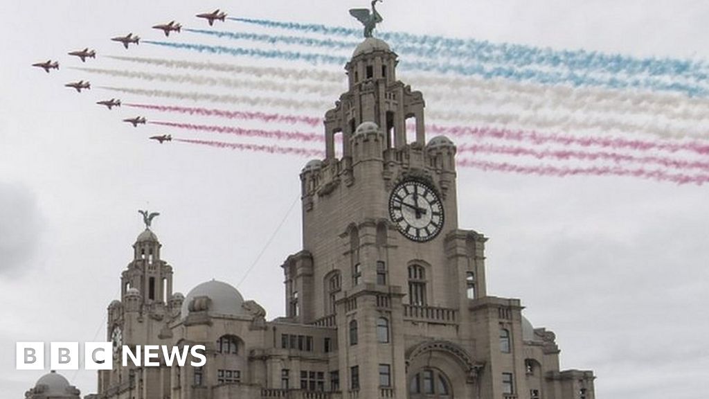 Thousands in Liverpool for Armed Forces Day celebrations - BBC News