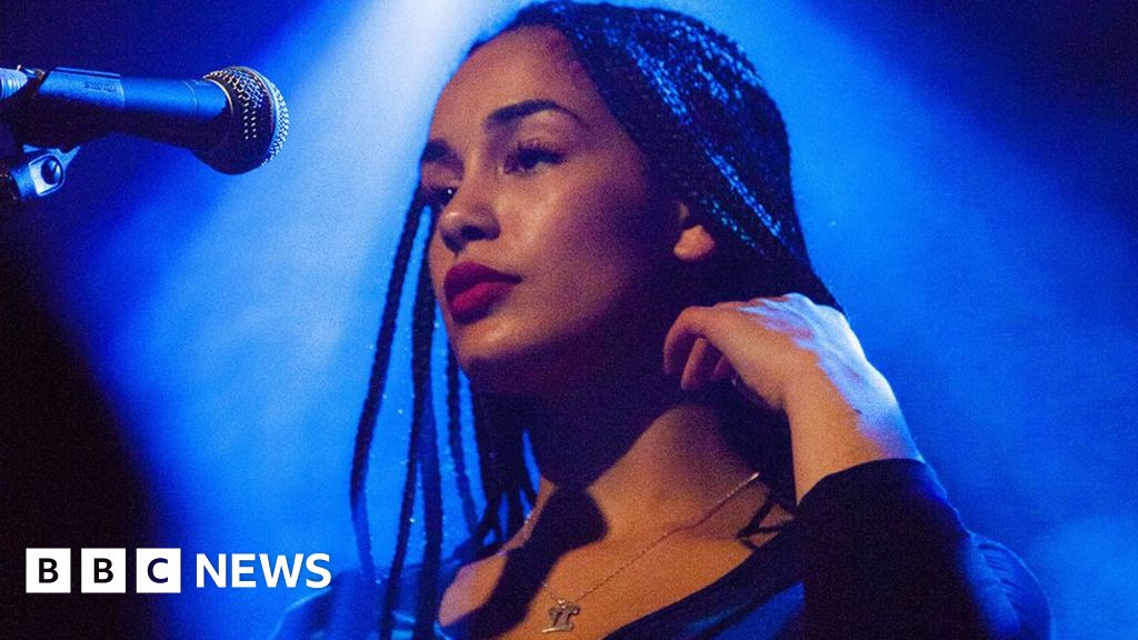 Jorja Smith: BBC Sound of 2017 interview - BBC News