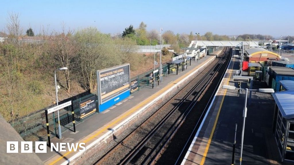 Southern, Merseyrail and Arriva Rail North strike on Grand National day ...