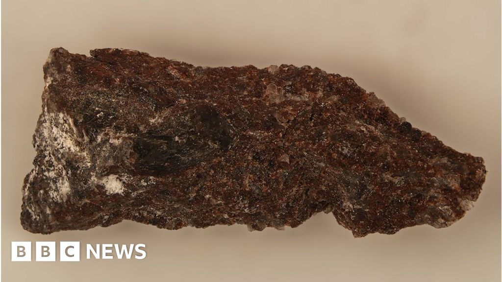 Earth's rarest minerals catalogued - BBC News