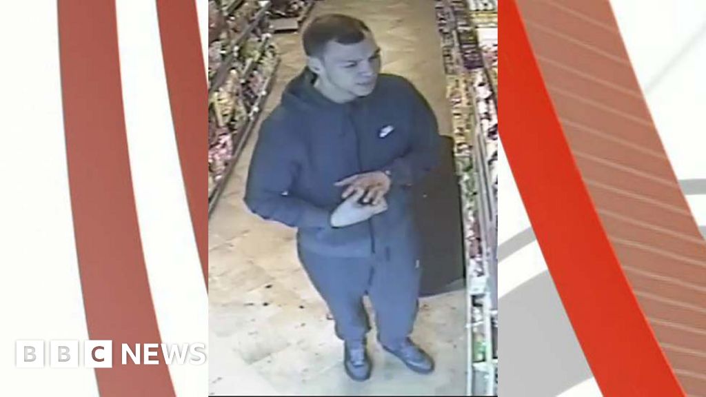 New image of Scunthorpe double stabbing suspect - BBC News
