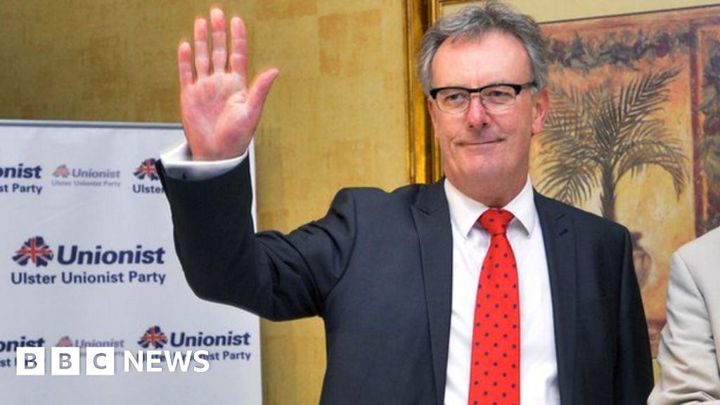 UUP decides to withdraw from Northern Ireland Executive - BBC News