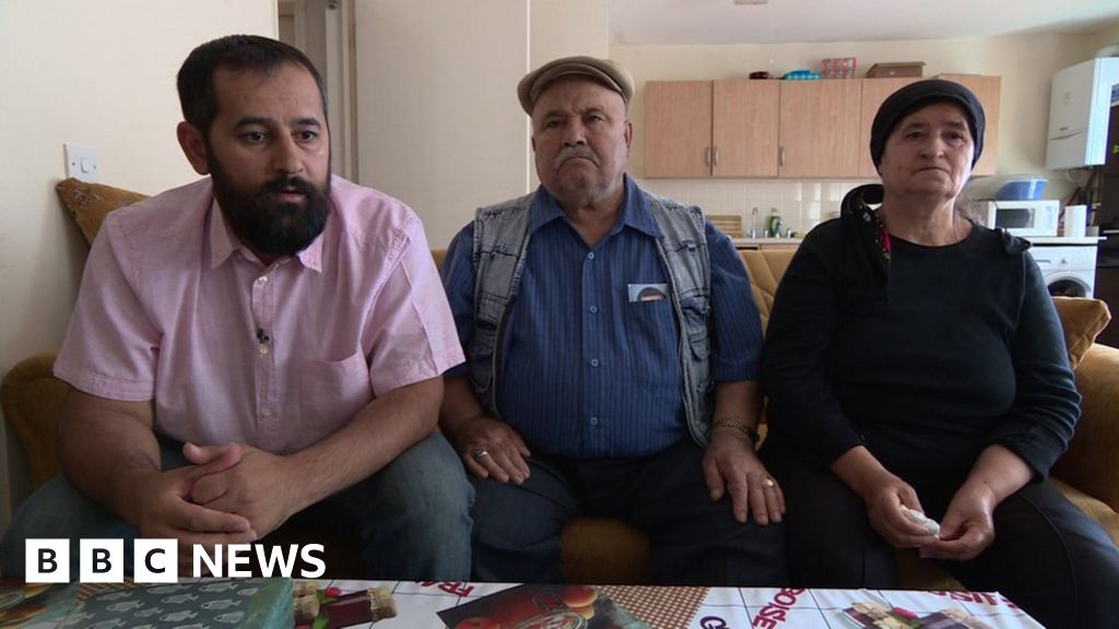 Police van crash death family 'let down' by investigation