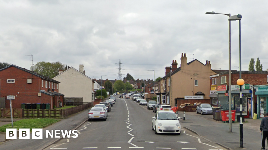 Man arrested after shots fired from car in Wednesbury - BBC News