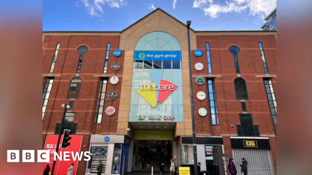 Leeds: Core shopping complex demolition set to be approved - BBC News