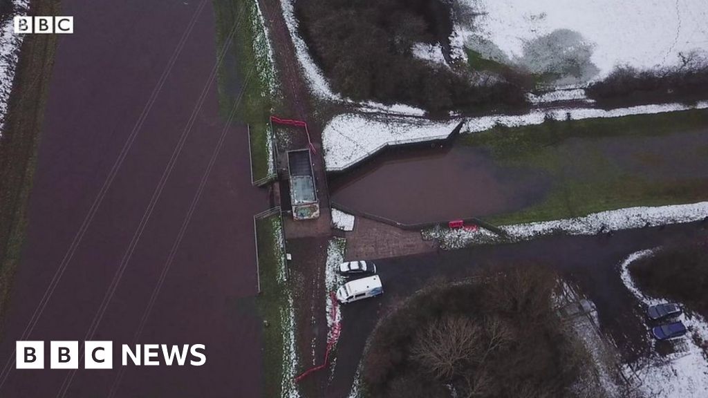 Storm Christoph causes flooding over Didsbury and Northenden - BBC News