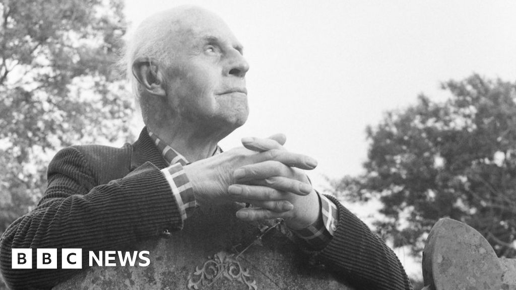 Leading artists pay homage to Bawden in Bedford exhibition