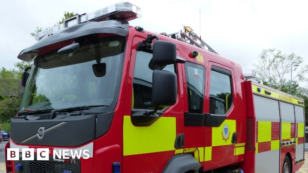 'Multiple casualties' in large house fire in Reading | NEWSFeed GY