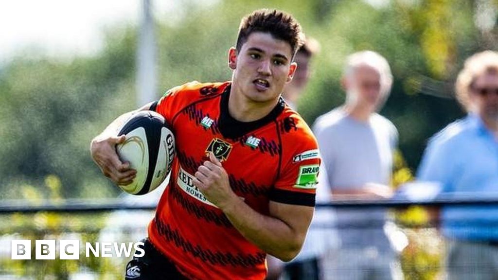 Bristol defibrillators 'a no brainer' after rugby player's death - BBC News