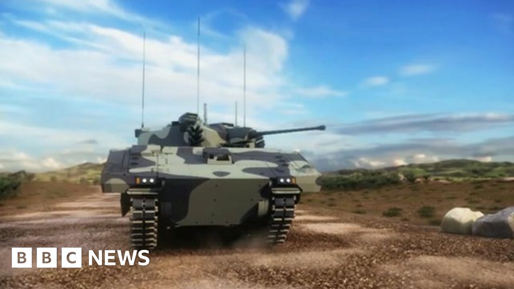 WW2 veteran gets exclusive look at tank developed in Wales - BBC News