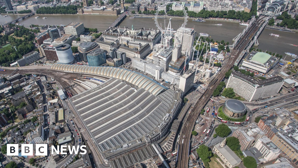 London Waterloo's century-old glass roof rebuilt with plastic - BBC News
