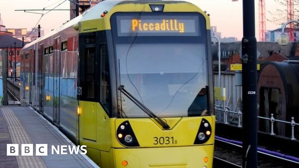 Man hit by Manchester tram suffers serious injuries - BBC News