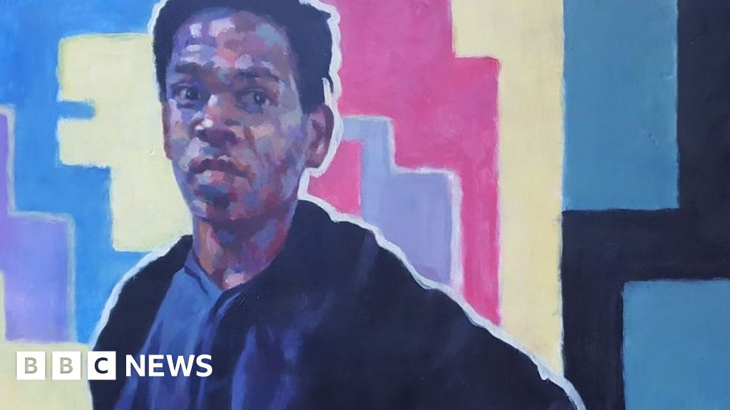 Fifteen artists show work in new Wolverhampton display - BBC News