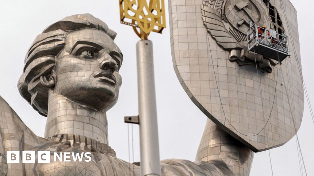 Ukraine's Motherland monument gets a makeover - BBC News