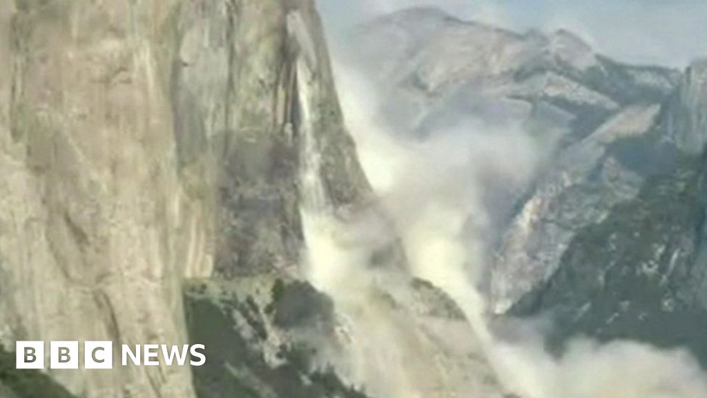 Footage of a further Yosemite National Park rock fall