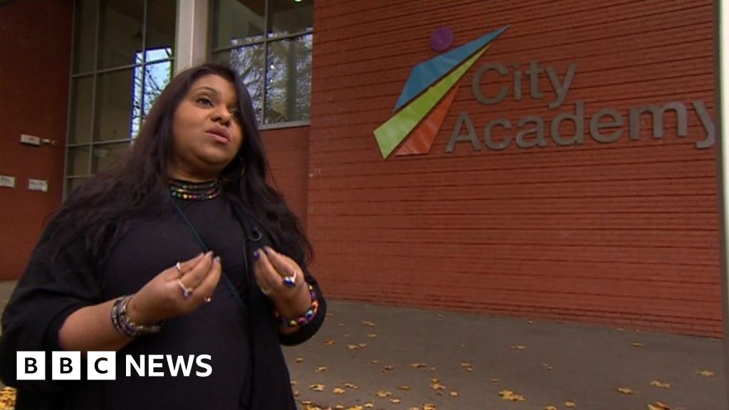 Bristol academy adopts diversity curriculum - BBC News