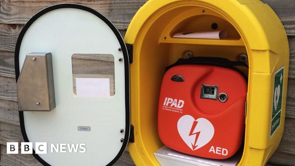 Boy's life saved by dad with newly-installed defibrillator - BBC News