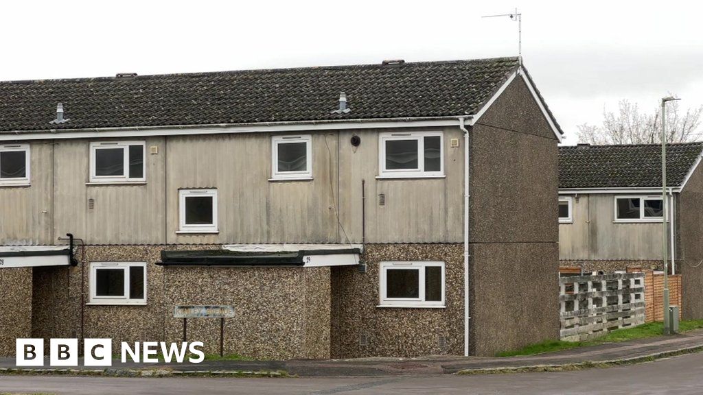 Carterton military housing called 'dangerous' by ex-RAF wife