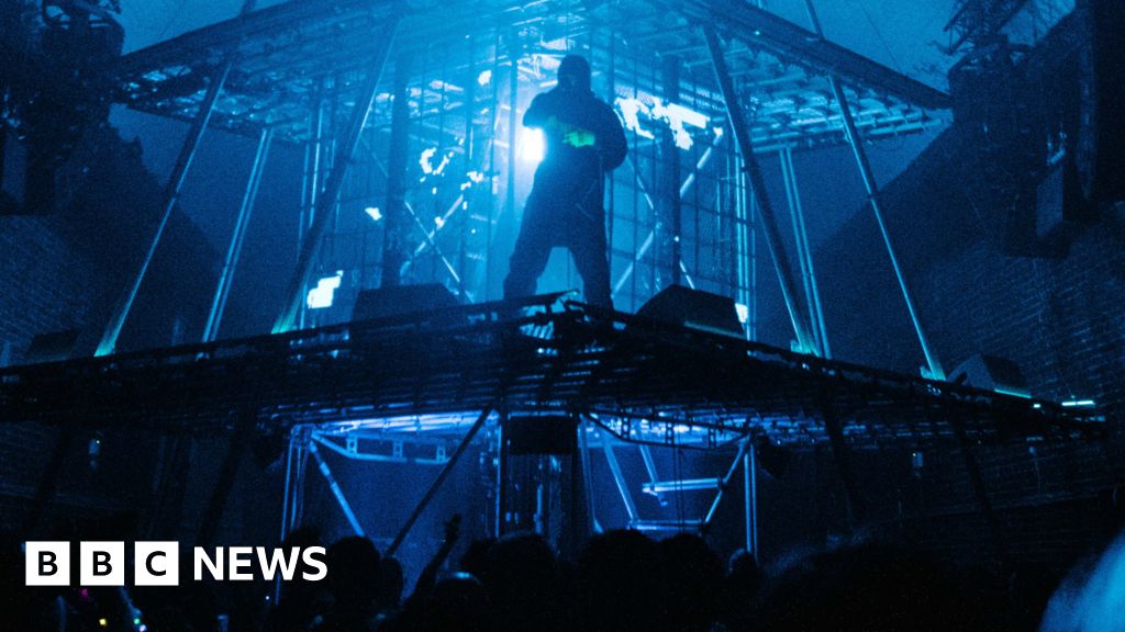 Skepta glimpses the 'future of rave' in Manchester, and it's phoneless ...