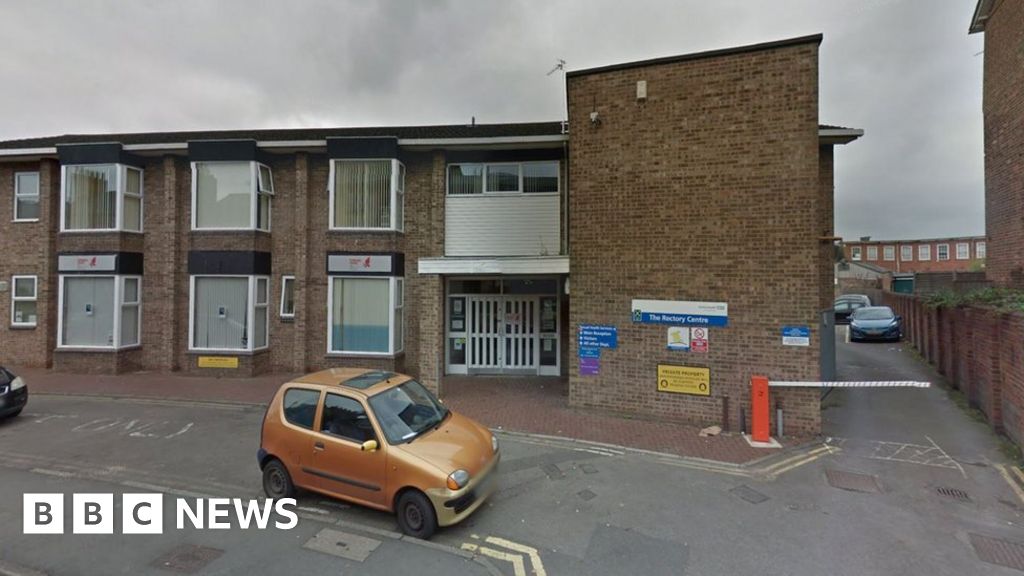 Nurse accused of using heroin with Oxfordshire patient struck off - BBC ...