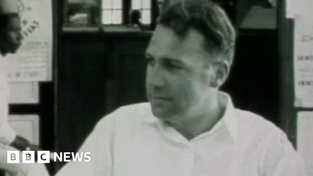 John Stonehouse: The MP who faked his death - BBC News