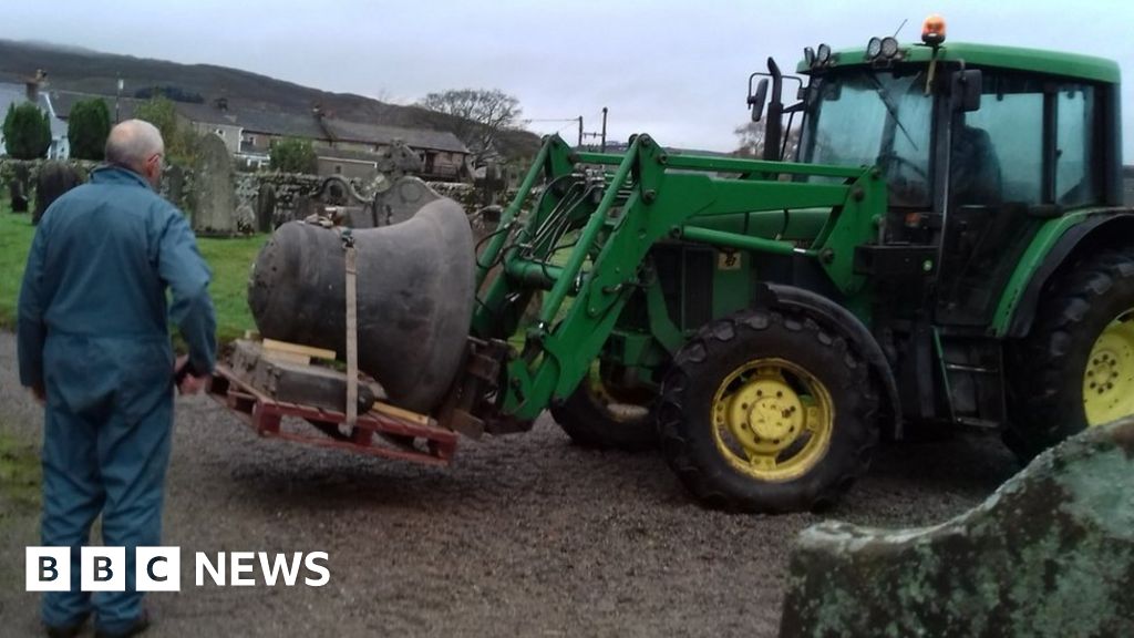 Brough Church bells leave tower after 500 years - BBC News