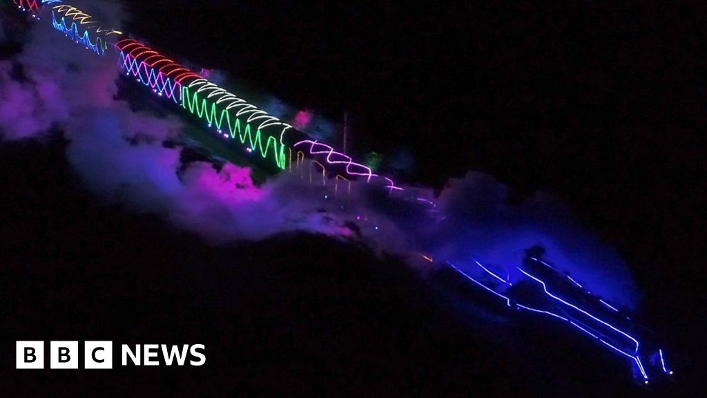 Norfolk Lights Express makes Poppy Line debut - BBC News