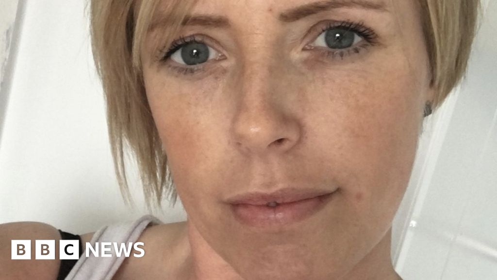 'I wish the bank had asked about my spending' - BBC News