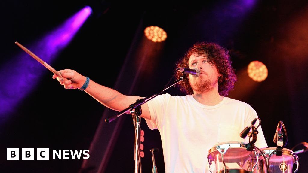 First acts unveiled for Electric Fields - BBC News