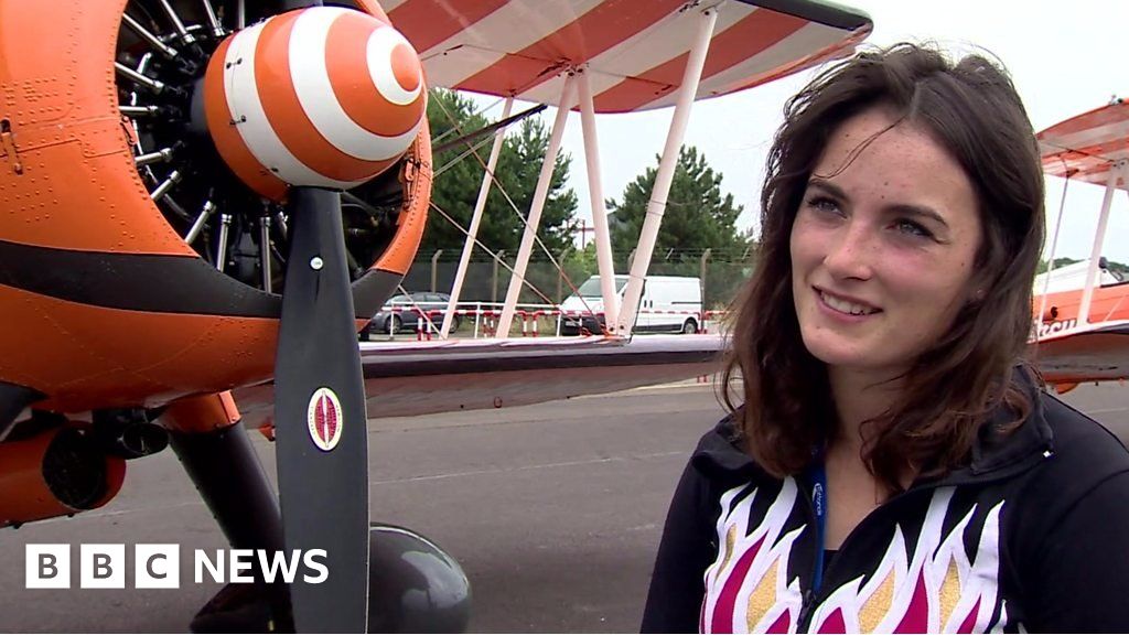 Wing-walking at the Farnborough Airshow - BBC News