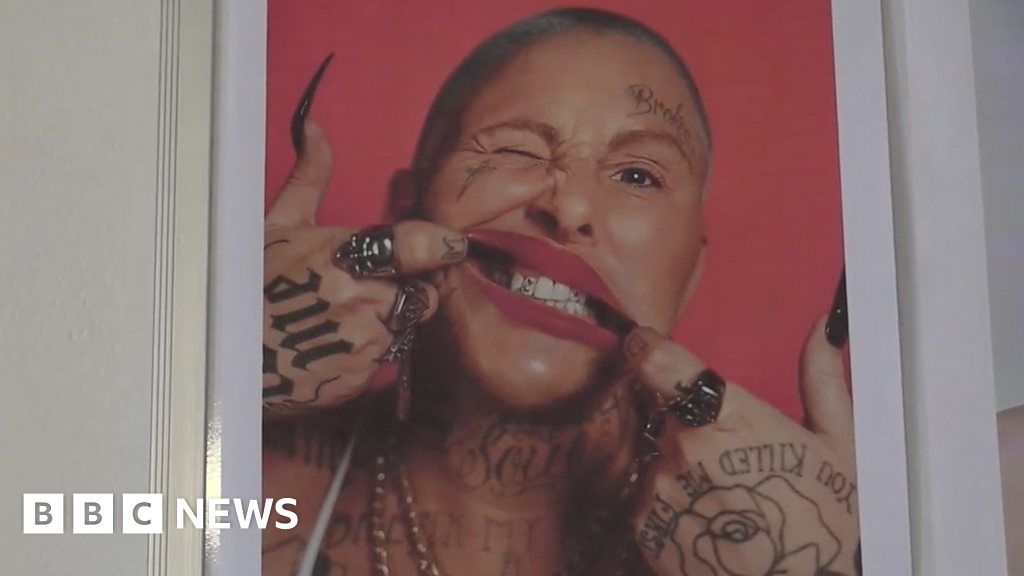 Bipolar model hammered off kitchen tiles during manic episode - BBC News