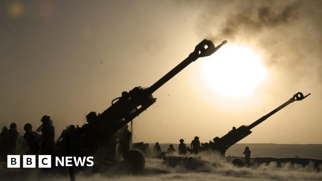 Barrow BAE to make Indian Army field guns - BBC News