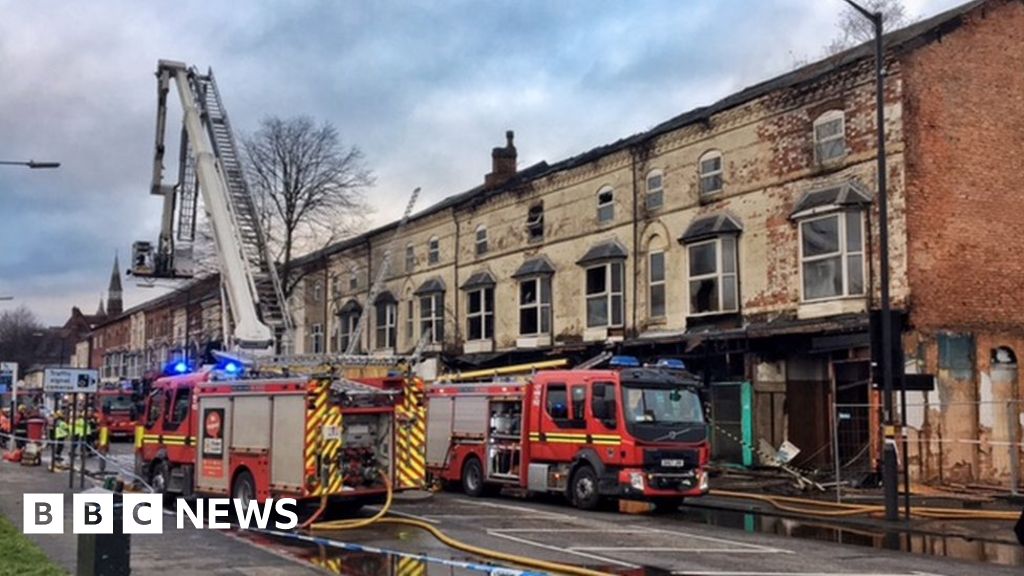 'Unsafe' buildings demolished after Sparkbrook fire - BBC News