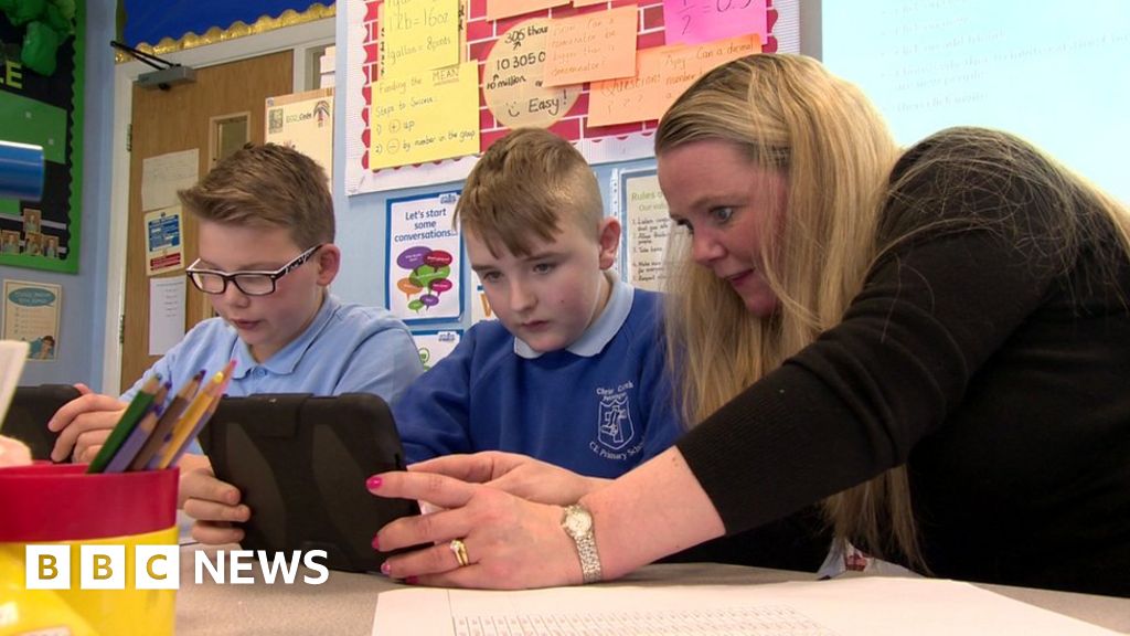Anti-grooming app launched by Leigh mother - BBC News