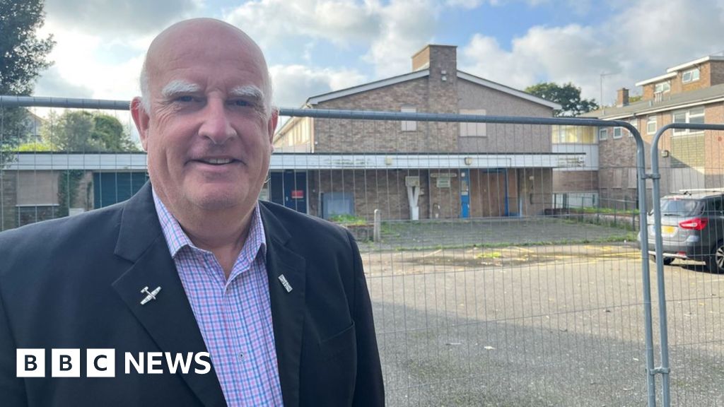 Work starts on 32 flats for homeless people in Walton-on-the-Naze - BBC News