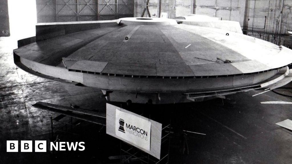 Star Wars: Inside Millennium Falcon exhibition in Pembroke Dock - BBC News