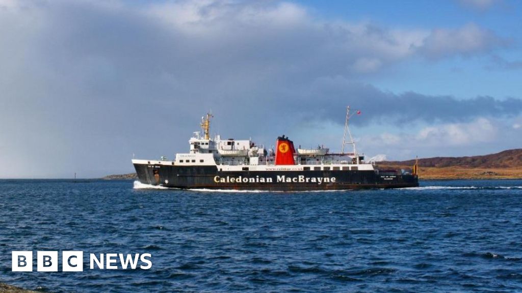 CalMac ferry MV Clansman returns to service - BBC News