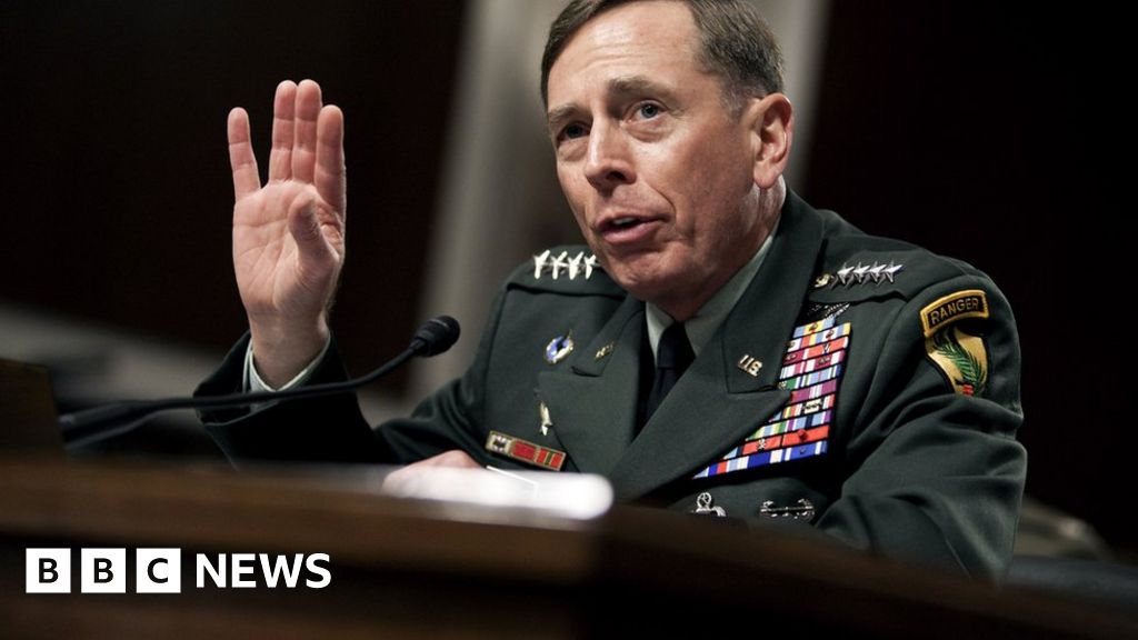 Gen David Petraeus opens door to Trump administration - BBC News
