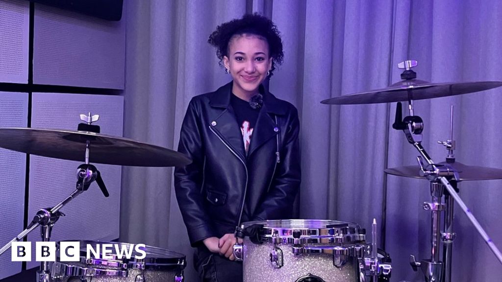 Nandi Bushell launches music school in Ipswich for children - BBC News
