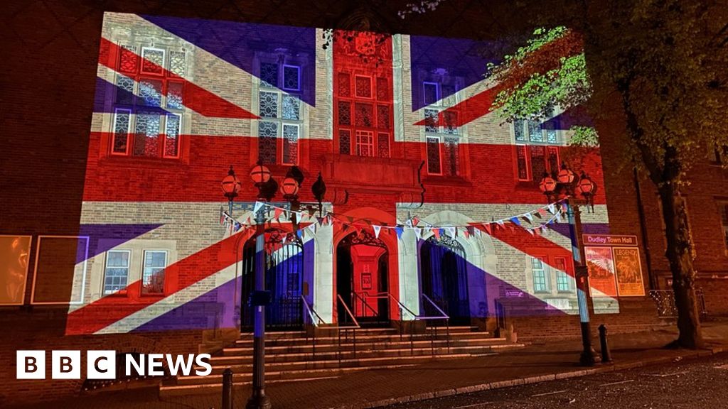 Crowds out for second day of Coronation events in West Midlands