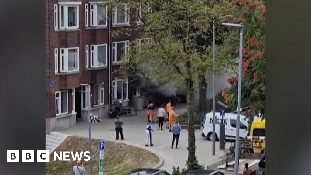 Watch: Smoke billows out of building after Rotterdam shooting